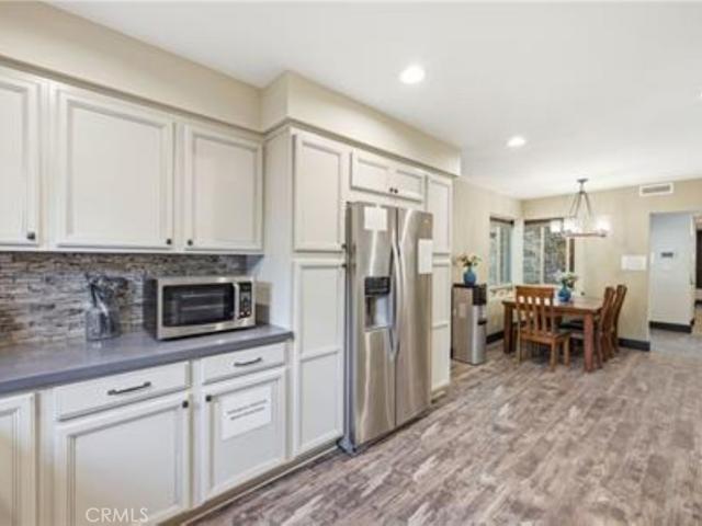 5237 Topanga Canyon Blvd, Woodland Hills, CA 91364 | MLS #SR26113