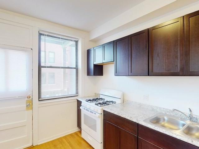 5237 5245 S. Kenwood Avenue 4 Bedroom Apartment for Rent at 5237 S Kenwood Ave, Chicago, IL 60615 Hyde Park