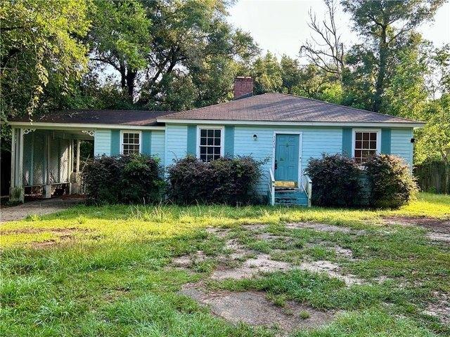 5238 Greenwood Ln, Mobile, AL 36608