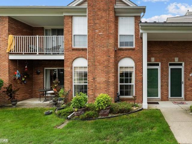 52392 Heatherstone Ave, Macomb, MI 48042