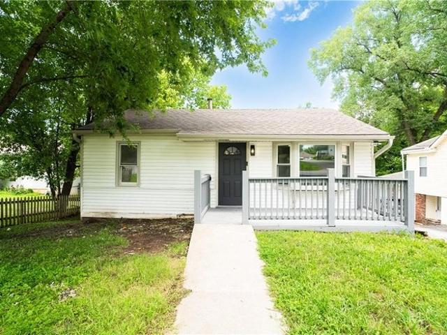 5239 N Bristol Ave, Kansas City, MO 64119