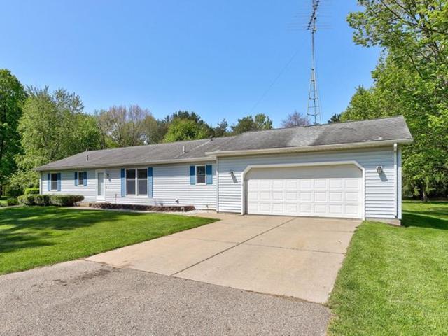 52300 County Road 687, Hartford, MI 49057
