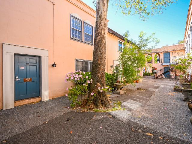 5230 Arboles Dr, Unit 4, Houston, TX 77035 | MLS #12266 | Compass