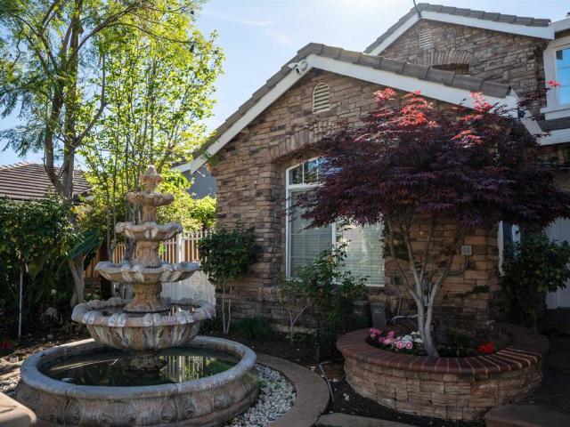5230 E Henderson CT