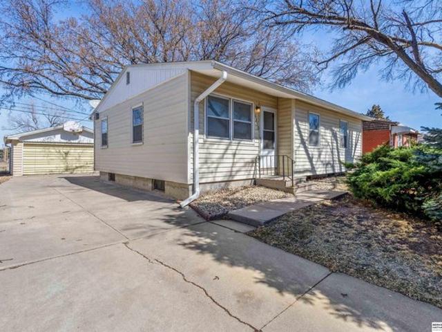 5230 Ervin St, Lincoln, NE 68504