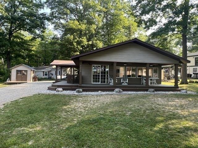5230 Pointview Dr, Harrison, MI 48625