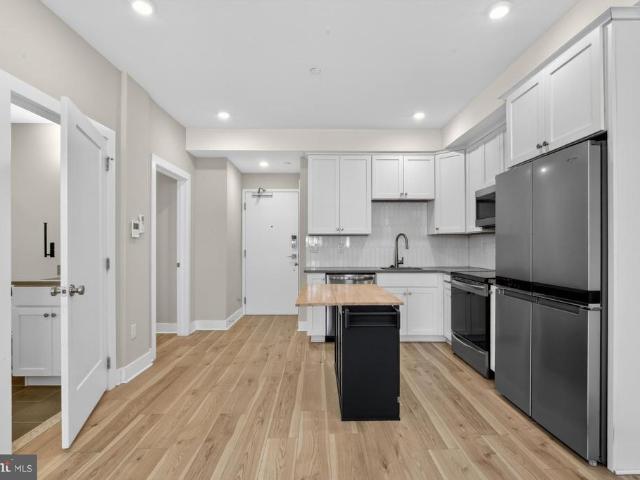 5230 Walnut Street # 2F