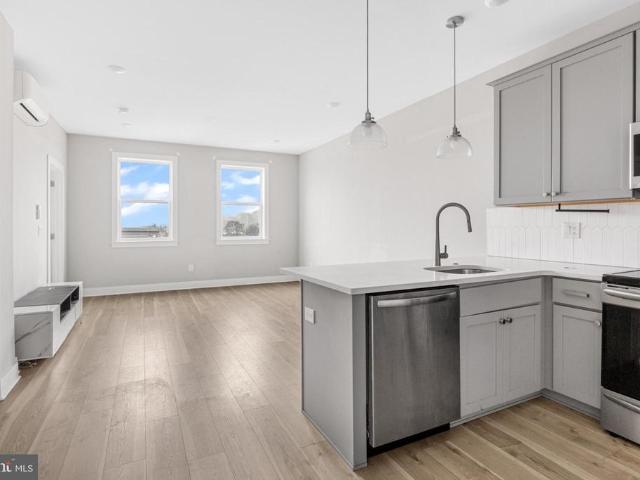 5230 Walnut Street # 5R