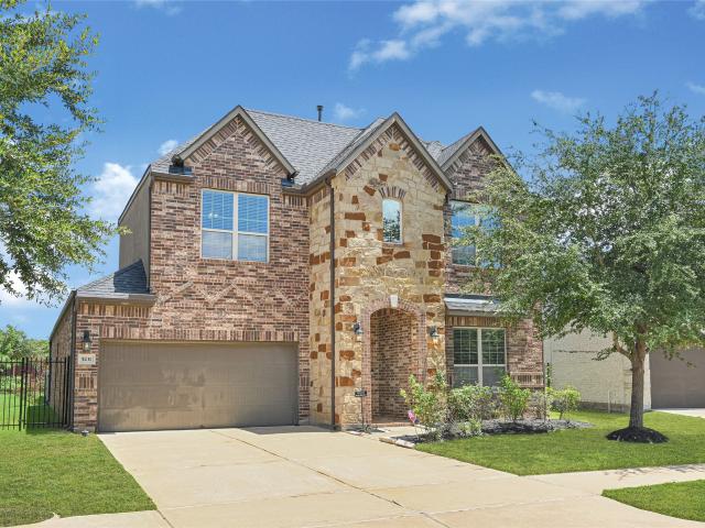 5231 Pickford Grove