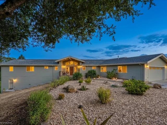 5231 Vista Grande Dr, Santa Rosa, CA 95403