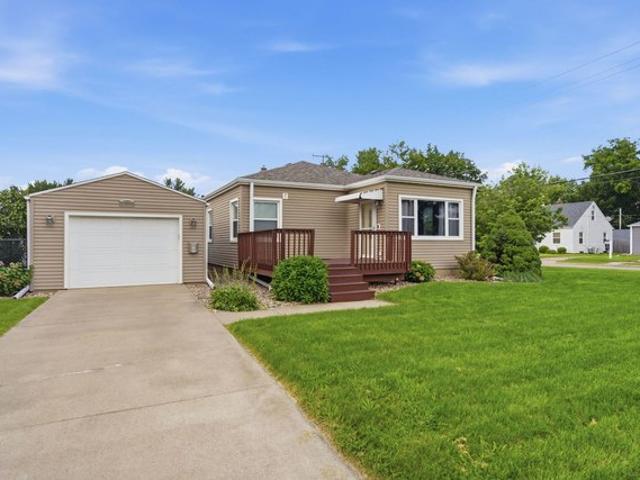 5231 11th Avenue B, Moline, IL 61265