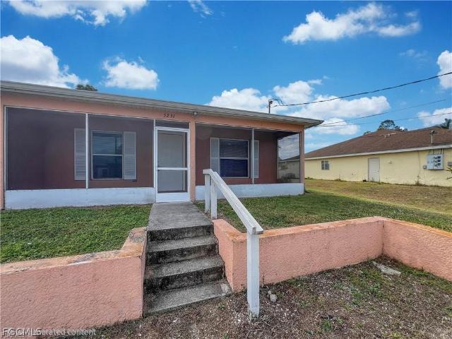 5231 27th St SW, Lehigh Acres, FL 33973 | MLS #2026022