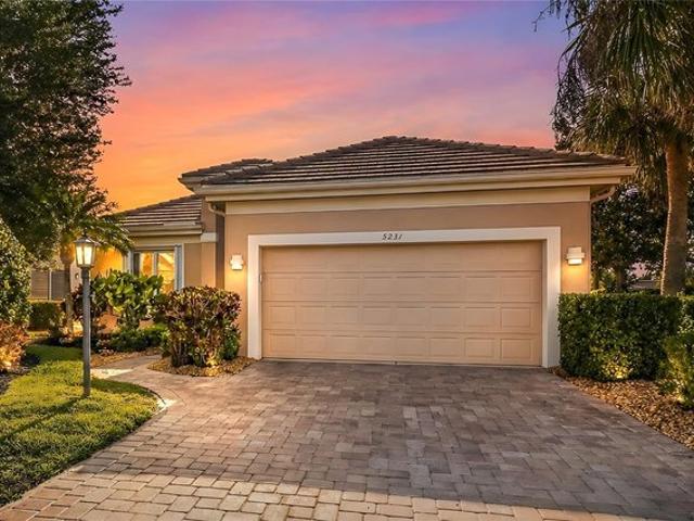 5231 97th St E, Bradenton, FL 34211