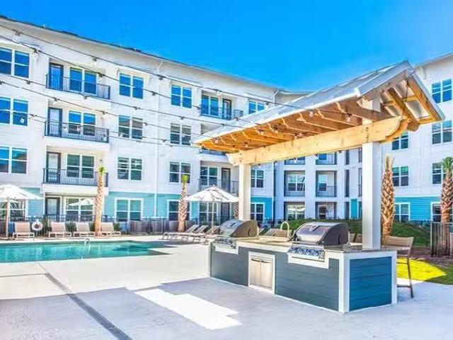 52332333 2155 Morris Baker Blvd