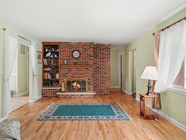 52335 Santa Monica Drive