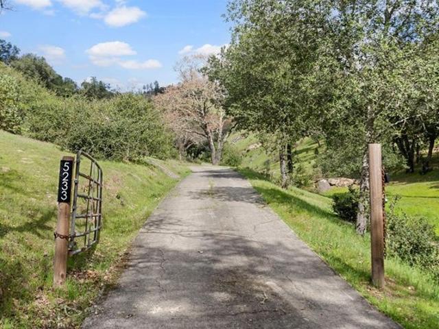 5233 Winter Creek Rd, Santa Rosa, CA 95404