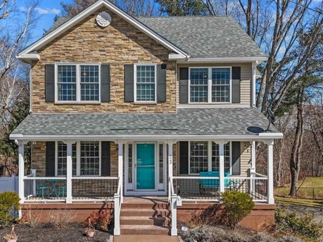 523 Coolidge Ave, Manchester, NH 03102