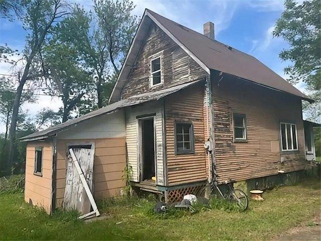 523 Center St, Clinton, MN 56225