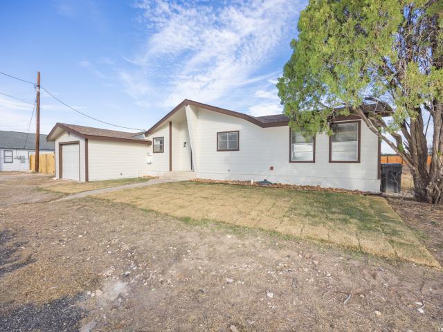 523 A Rossville Rd, Devine, TX 78016 | MLS #1938 | Compass