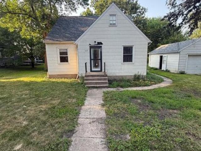 523 E 11th St, Gibbon, MN 55335