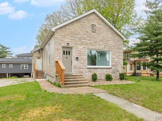 523 Hillsboro Ave, Edwardsville, IL 62025