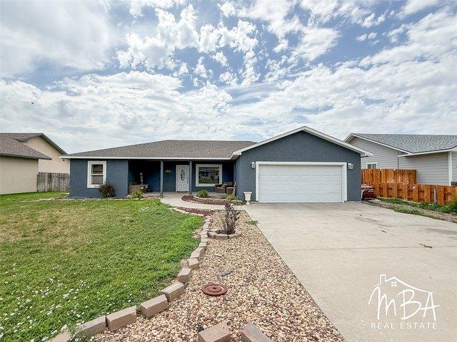 523 Jenna Ln, Garden City, KS 67846