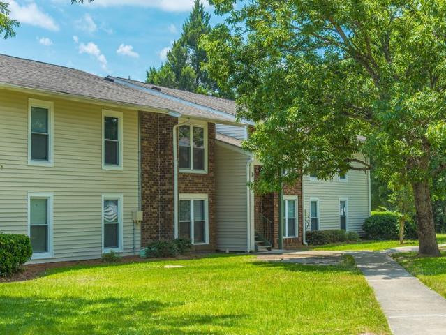 523 Orangeburg Rd 3 beds, 1 full bath