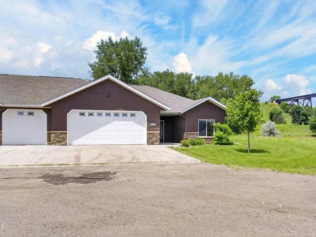523 Legacy Ln NE, Valley City, ND 58072