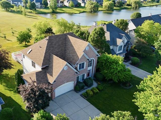 523 Mallard Point Dr, North Aurora, IL 60542