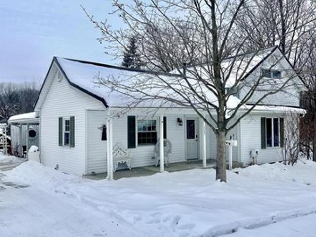 523 N Elm St, Ithaca, MI 48847
