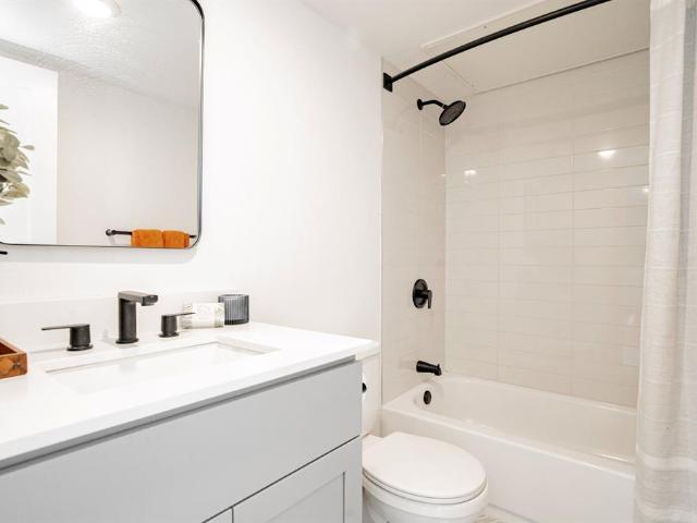 523 N Ewing Avenue # 201