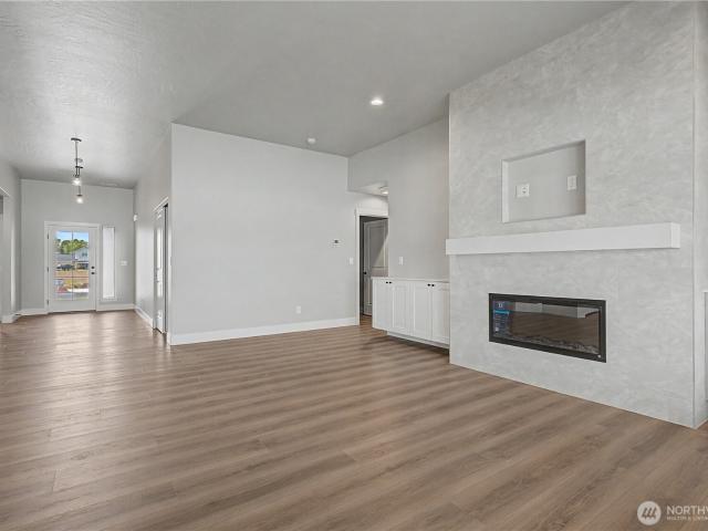 523 N Lessor Loop