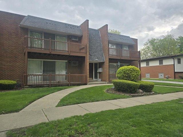 523 N Pleasant Dr Apt 2A, Glenwood, IL 60425