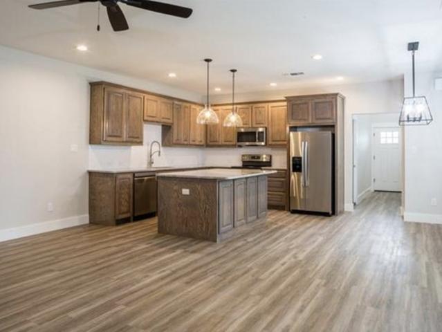 523 N Preston Ave, Van Alstyne, TX 75495