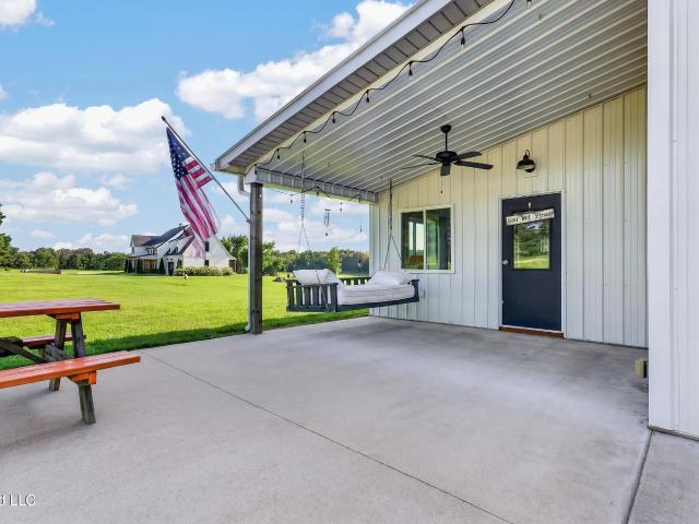 523 N Slayden Road