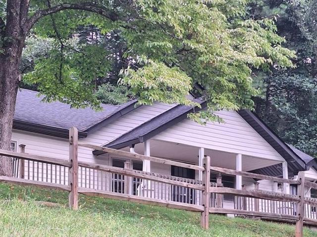 523 Pantertown Cir, Mineral Bluff, GA 30559