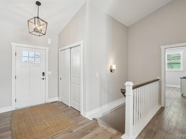 523 Round Rock Dr