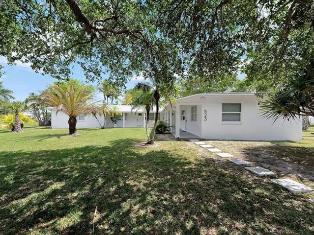 523 Royal Palm Blvd, Vero Beach, FL 32960