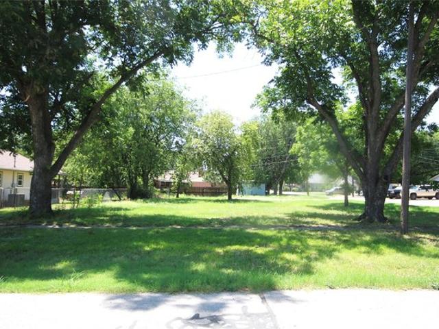 523 W 4th St, Justin, TX 76247