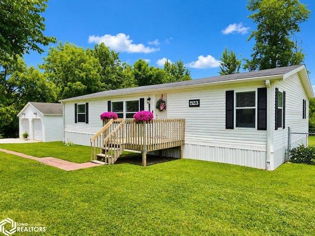 523 W 7th St, Lamoni, IA 50140