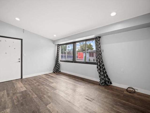 523 W Chicago Avenue