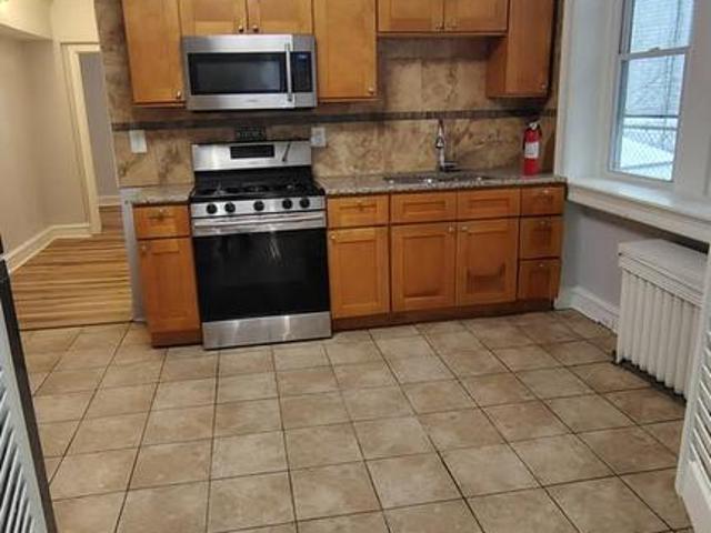 523 W Nedro Avenue