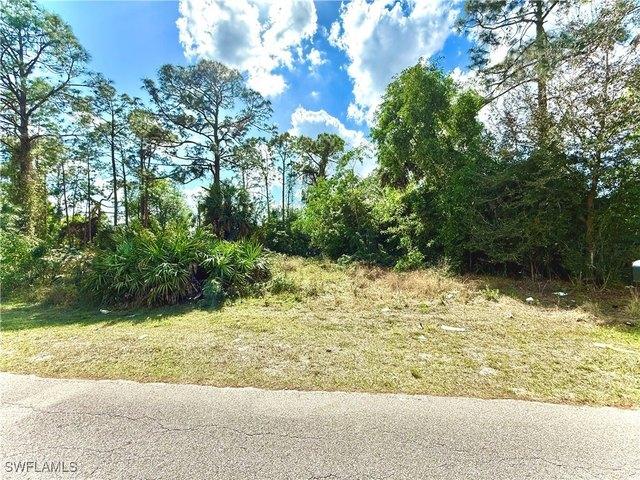 5245/524 th St SW, Lehigh Acres, FL 33973