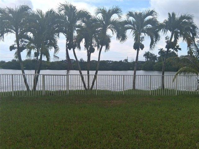 5245 SW 38th Ave, Hollywood, FL 33312