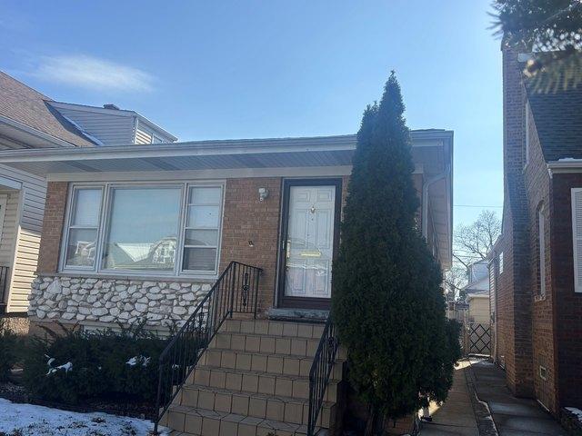 5246 N Liano Ave, Chicago, IL 60630