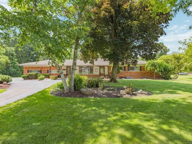 5248 Brookside Dr, Shelby Township, MI 48316