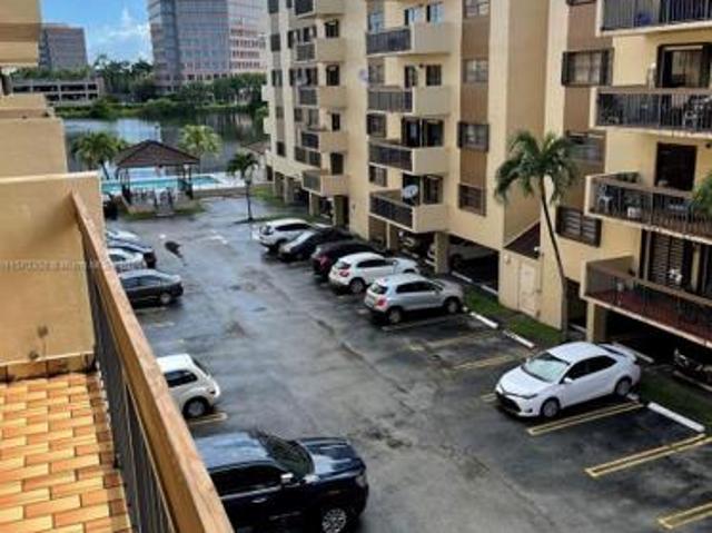5249 NW 7th St #303, Miami, FL 33126