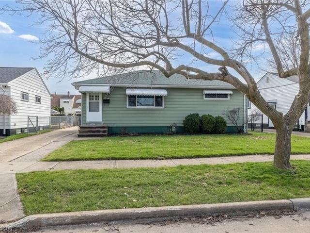 5249 W 150th St, Brook Park, OH 44142