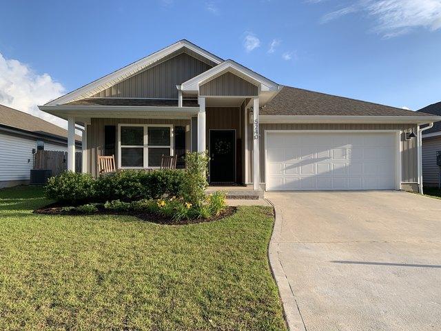 5240 Peach Dr, Milton, FL 32571