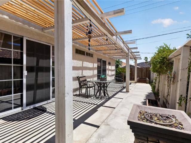 52416 Avenida Villa
